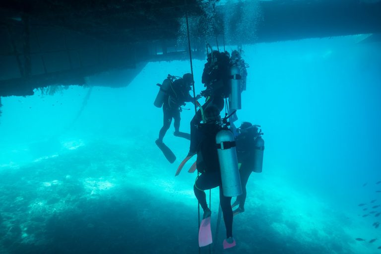 Scuba Diving | Cairns | Intro & Cert Diving | Reef Magic | New Pontoon